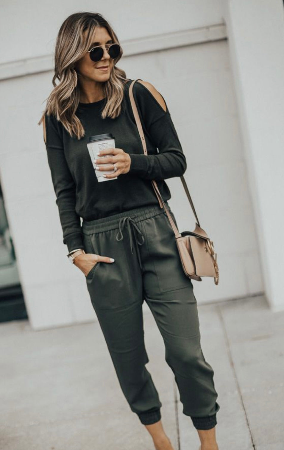 How to wear smart joggers | satin jogger outfit inspiration – Wardrobe 44
